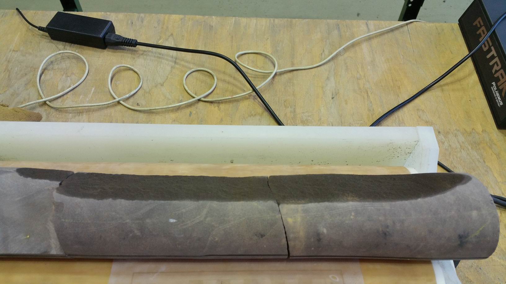 Corias: Induced fractures core photos